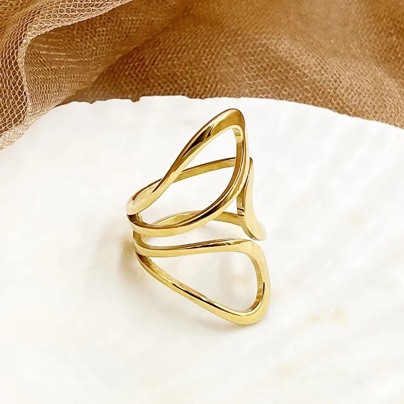 Three Loops Ring: Size 7 - Nissa Jewelry