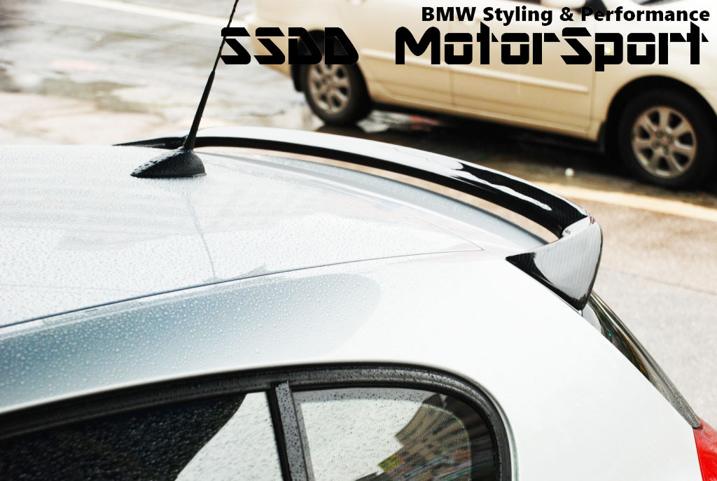 RENNESSIS E81 E87 Carbon Roof Spoiler | V1 Slim Line