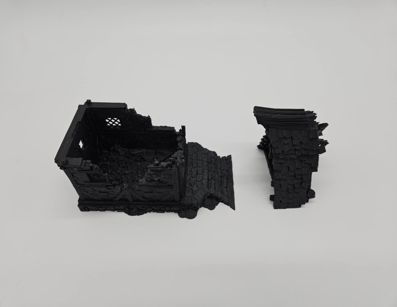 1 x Ruined Small Cottage (Terrain)