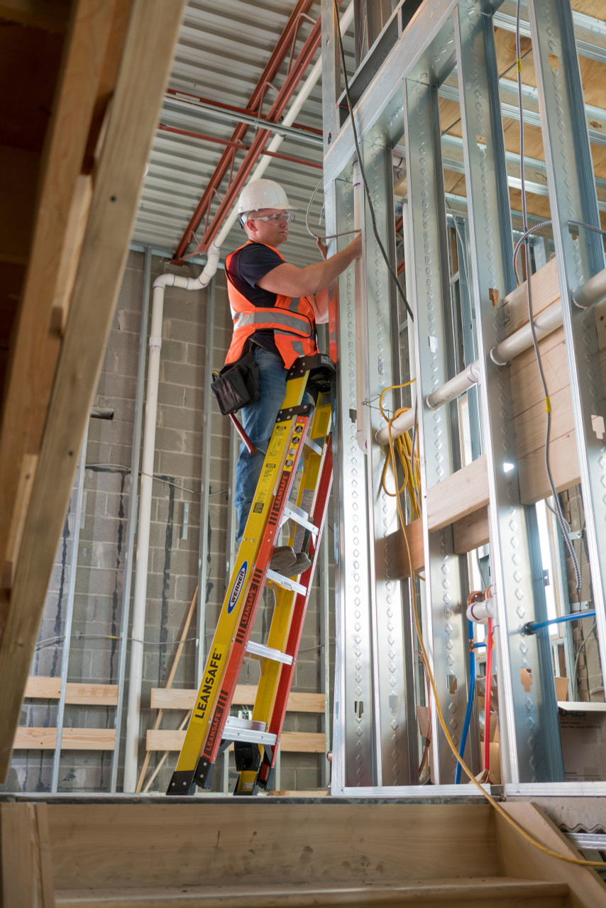 Werner L7300 Series // LEANSAFE Fiberglass Stepladder / 375 lb. Rating ...