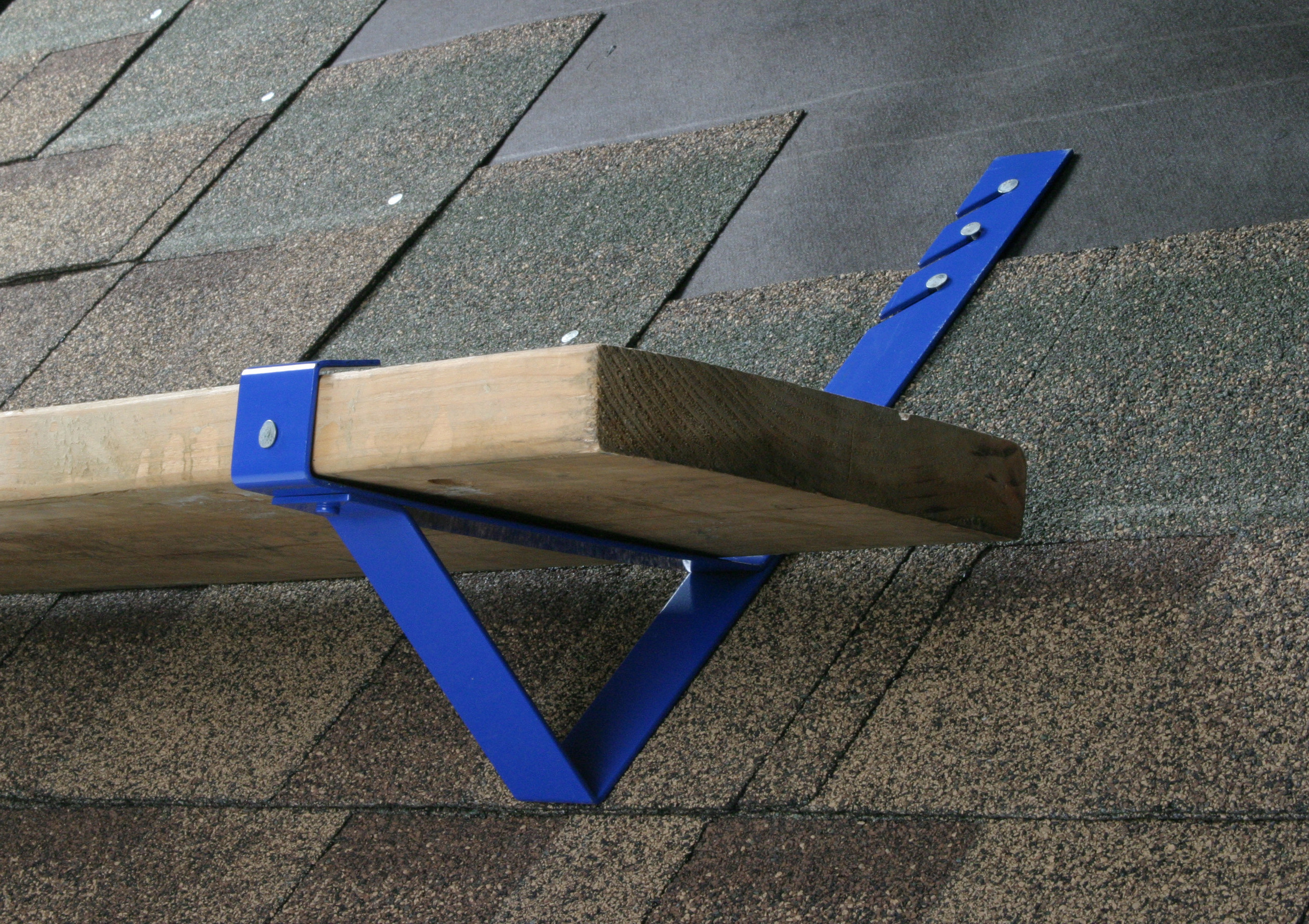 Werner FRB4510-10 // Fixed Roof Bracket - cityladderco.com