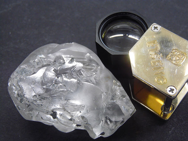 Lesotho's Latest Colossal Gem-Quality Diamond Weighs in at 442 Carats ...
