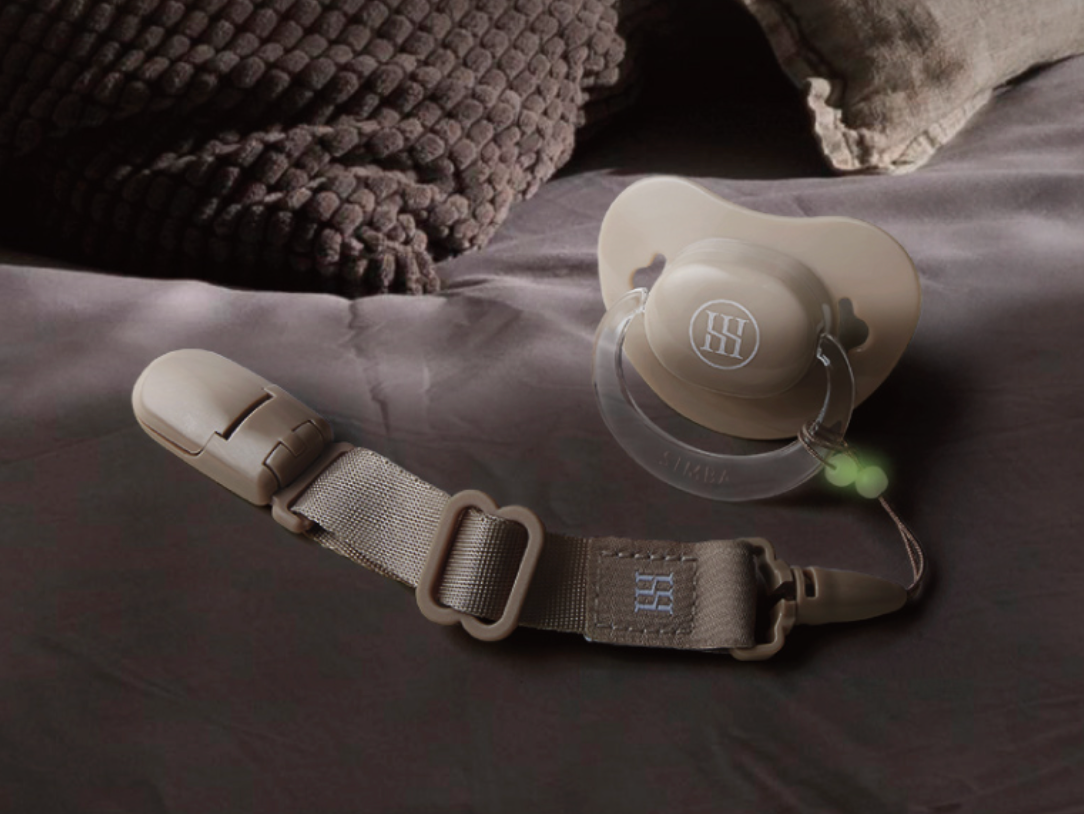 Simba allongé Pacifier Clip for a Secure and Stylish Hold