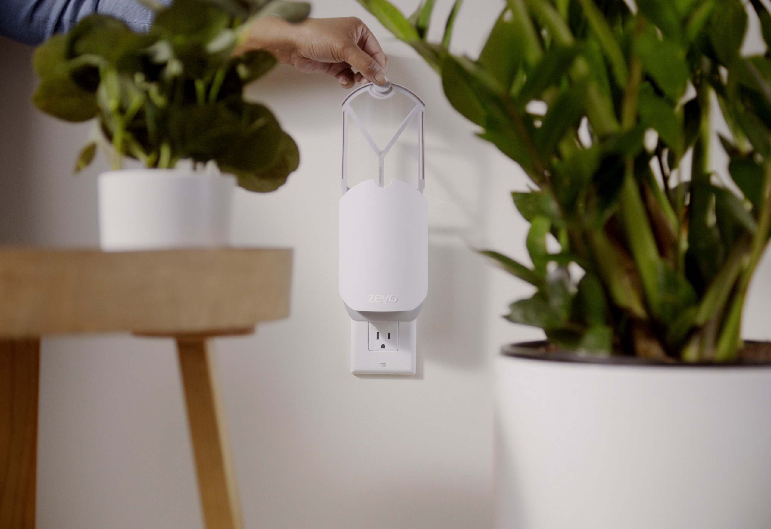 Zevo Max Flying Insect Trap, Fly Trap (1 Corded Plug-In Base + 2 ...