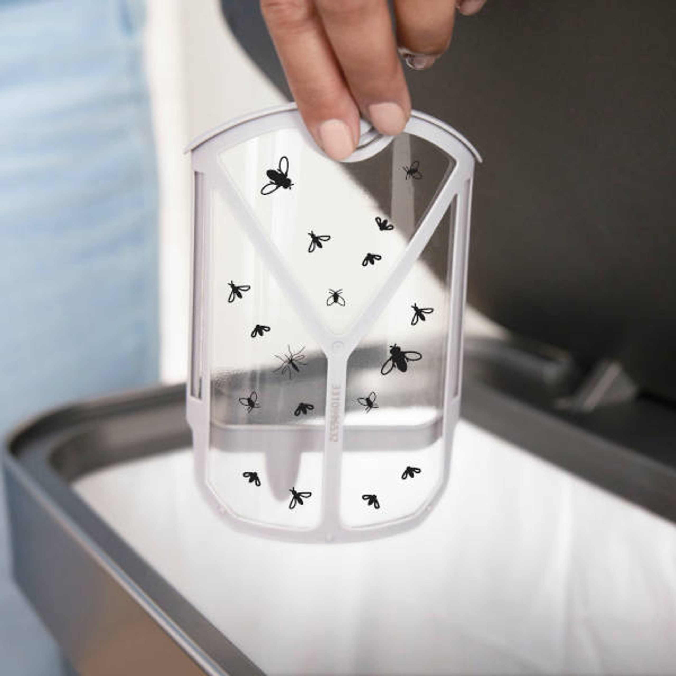 Zevo Max Flying Insect Trap, Fly Trap (1 Corded Plug-In Base + 2 ...