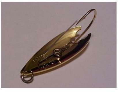 Gator Lures 1/4 oz. Gold Weedless Spoon with Skirt Black Skirt