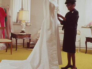 Ann Lowe’s designs helped end the racial divide in couture fashion ...