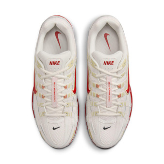 SNEAKER HUB