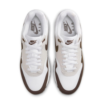 SNEAKER HUB