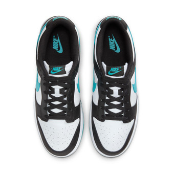 SNEAKER HUB