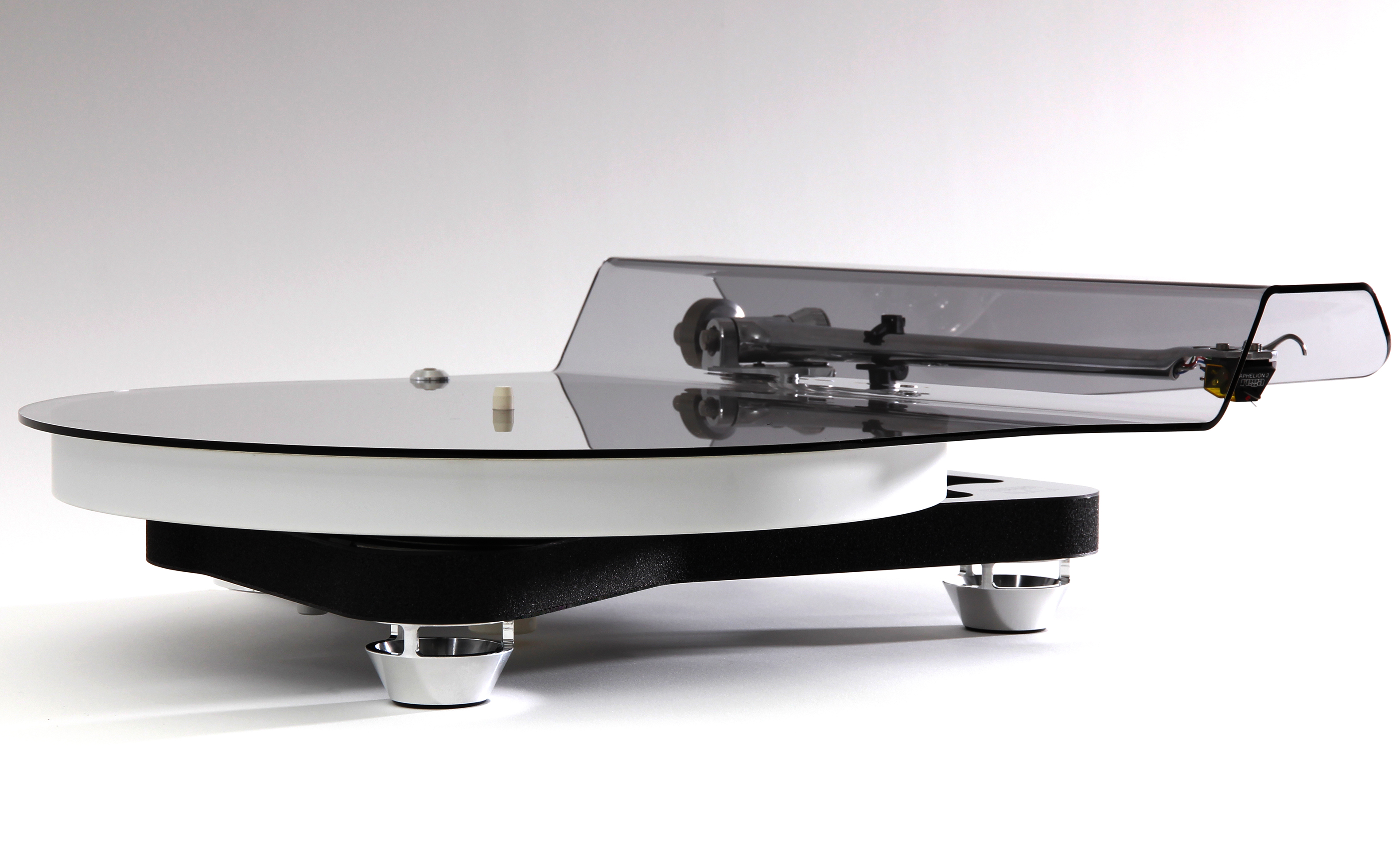 Dream Team: The Rega Naia Turntable & Aura Phonostage - The Sound Organisation