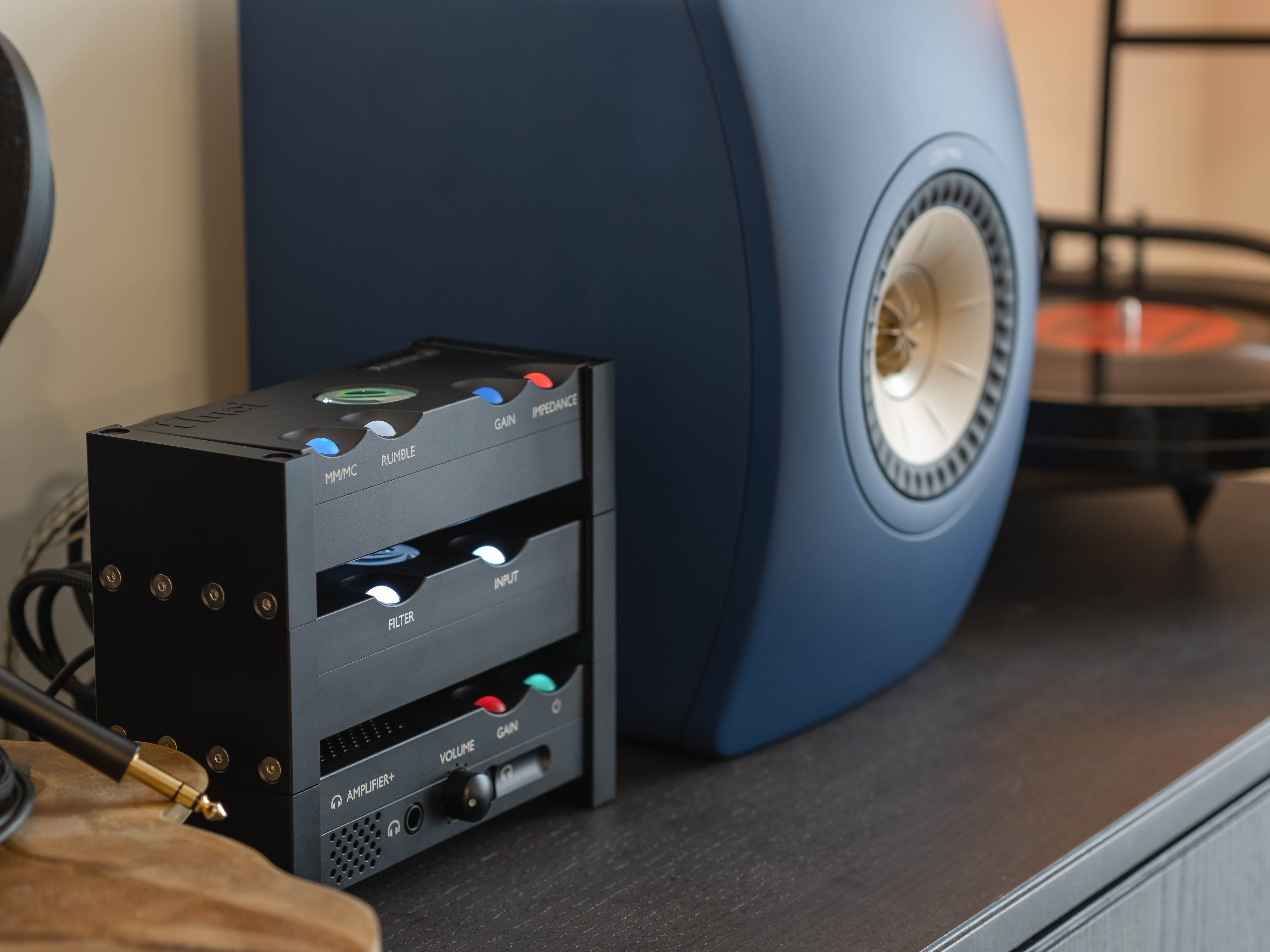 Chord Electronics Huei Phonostage vs iFi iPhono 3 Black Label - The ...