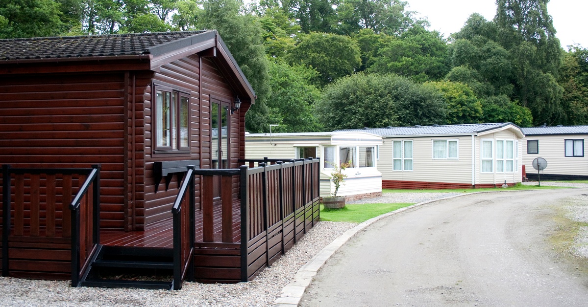 Creative Ways to Customize Your Mobile Home Skirting - Mobile Home ...