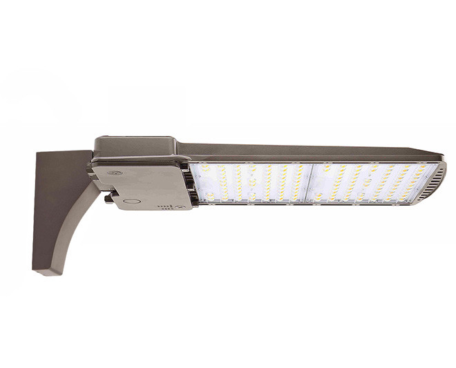 Pole Mount LED Area Light, 140W, 480V, Selectable CCT