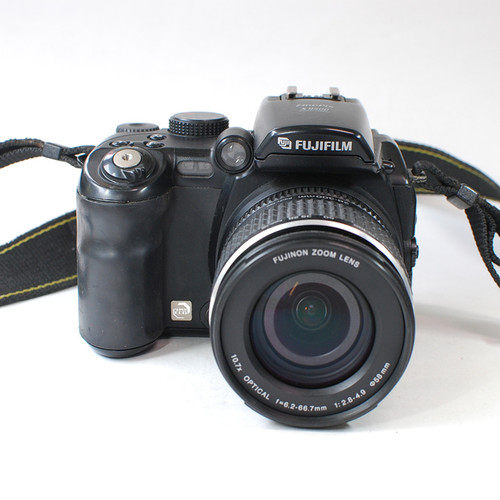 90% new (used) Fujifilm HD digital camera s9500 s9600 Compared with the ...