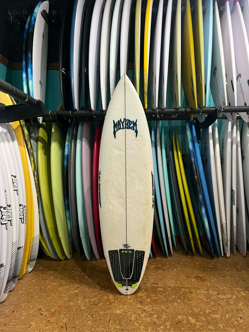 6'4 LOST RETRO RIPPER USED SURFBOARD (183476) - Catalyst
