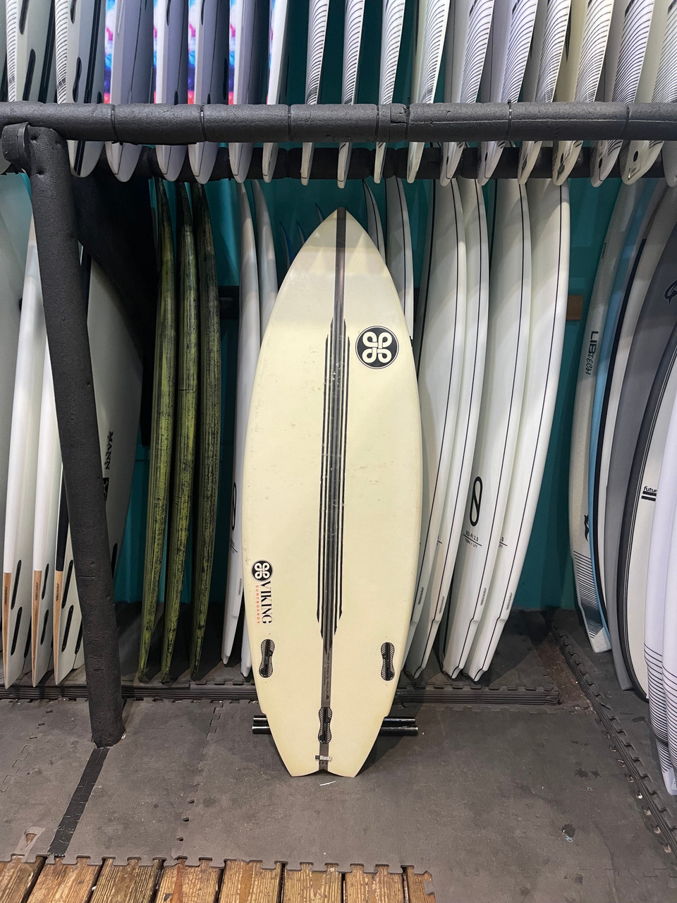 VIKING USED SURFBOARD (NONUM1) - Catalyst