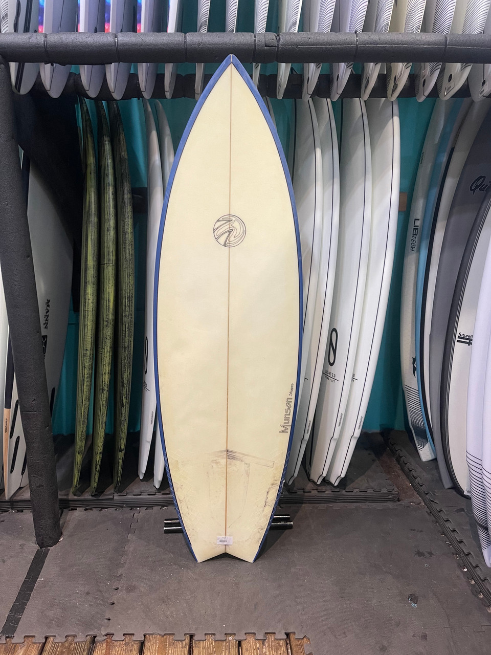 5'7.5 MUNSON QUAD FISH USED SURFBOARD (41416) - Catalyst