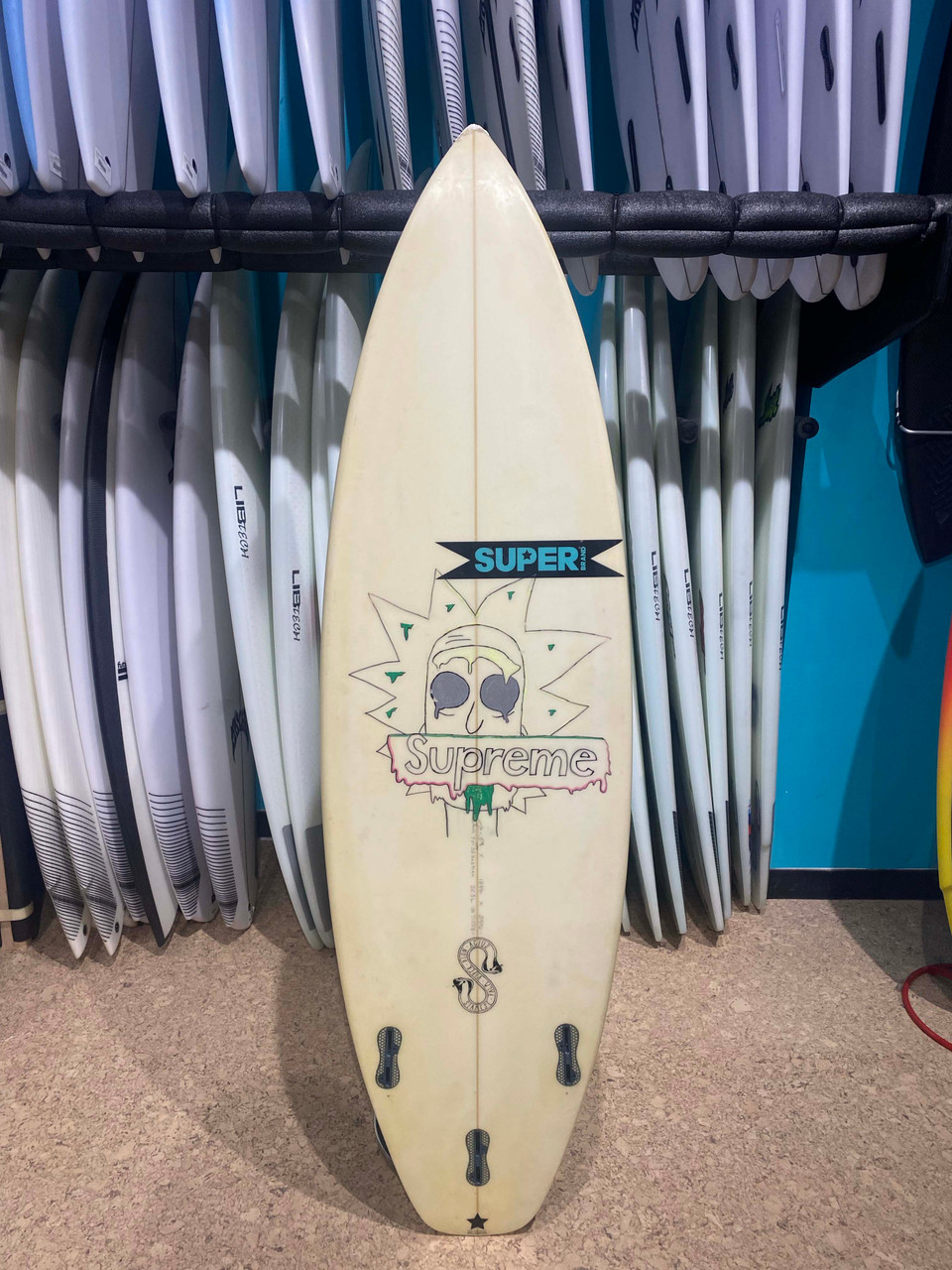 5'7 SUPER SHORTBOARD USED SURFBOARD (71638) - Catalyst