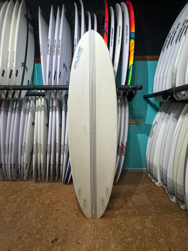 8'0 ISLAND SURFBOARD USED SURFBOARD (0421-5020) - Catalyst