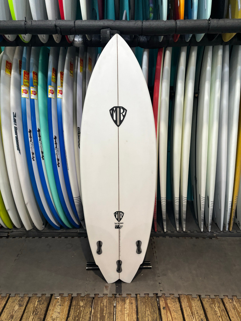 5'7 MARK RICHARDS 1980 RETRO PRO USED SURFBOARD (244976) - Catalyst