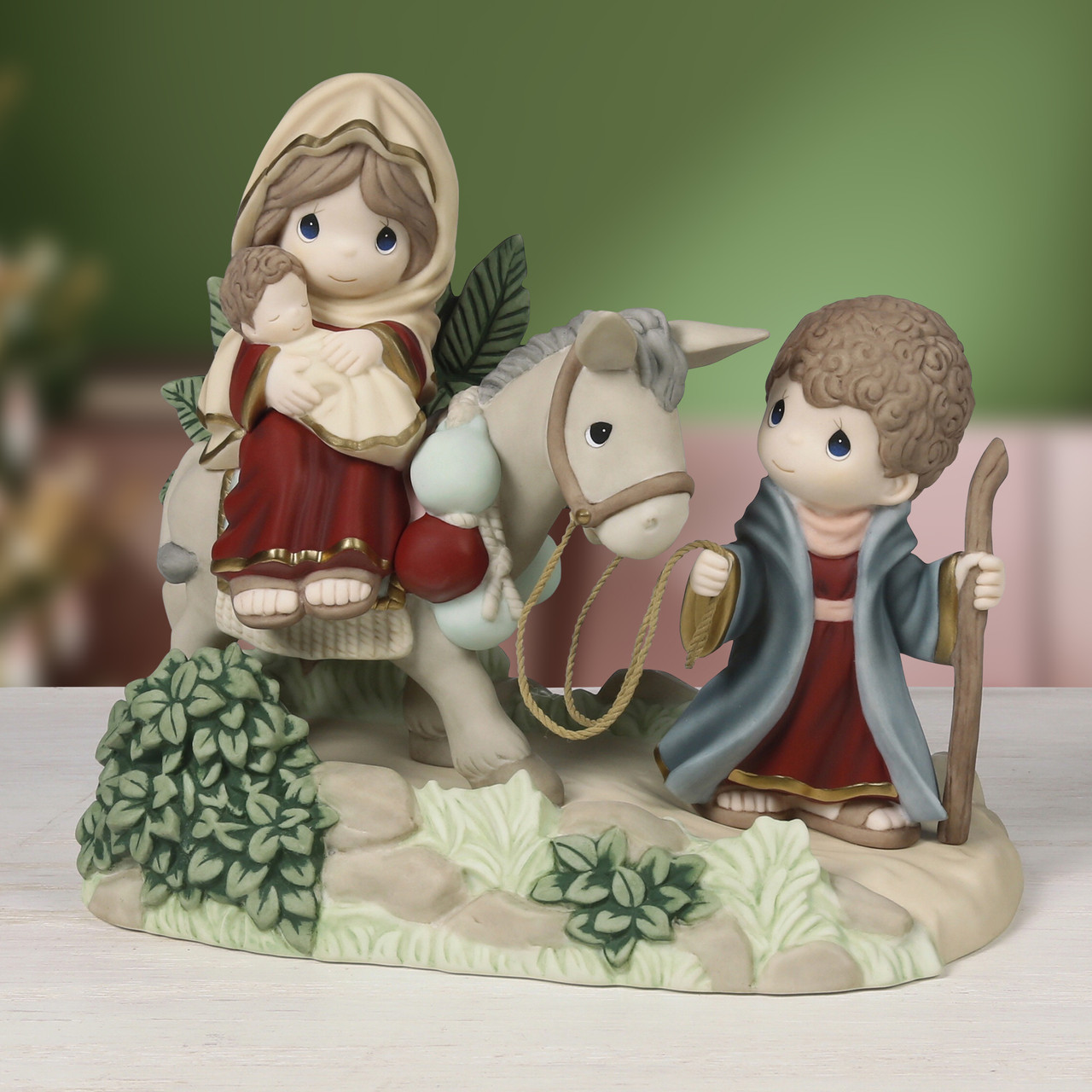Precious Moments 241031 Peace On Earth Limited Edition Bisque Porcelain Figurine