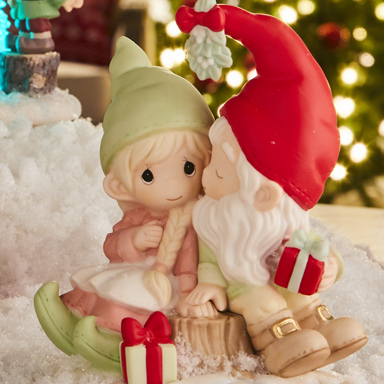 Porcelain Gifts, Figurines & Collectibles | Precious Moments