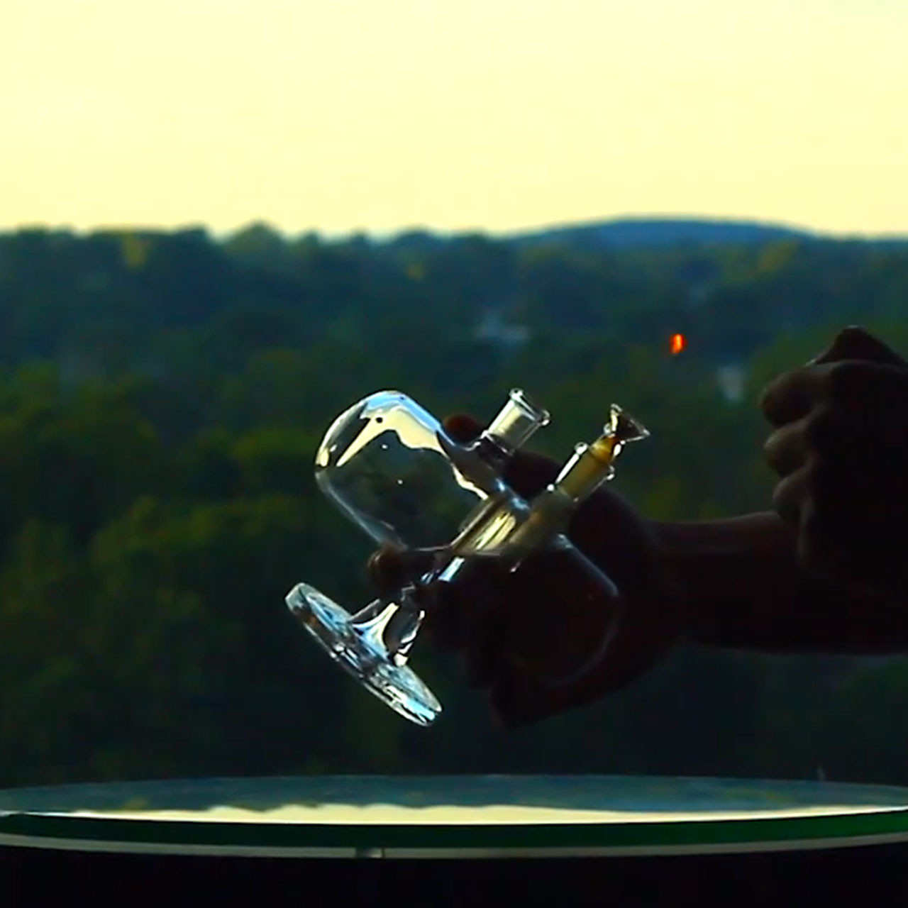 Jinni Pipe 7" Infinity Gravity Water Pipe - HS Wholesale