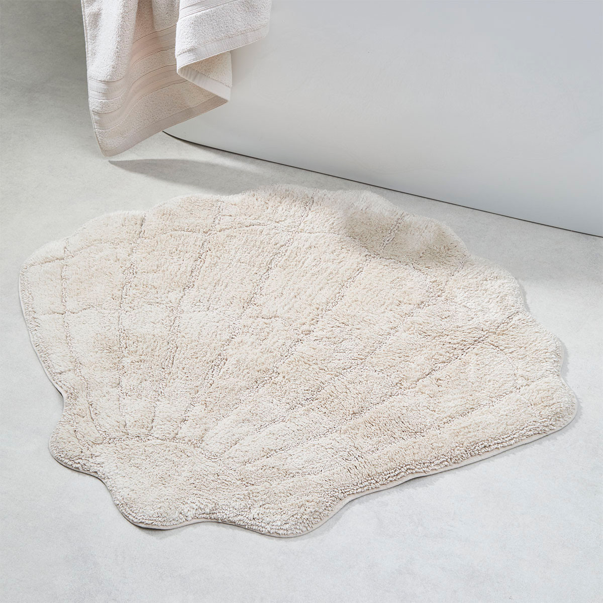 Shell Bath Rug - Pillow Talk