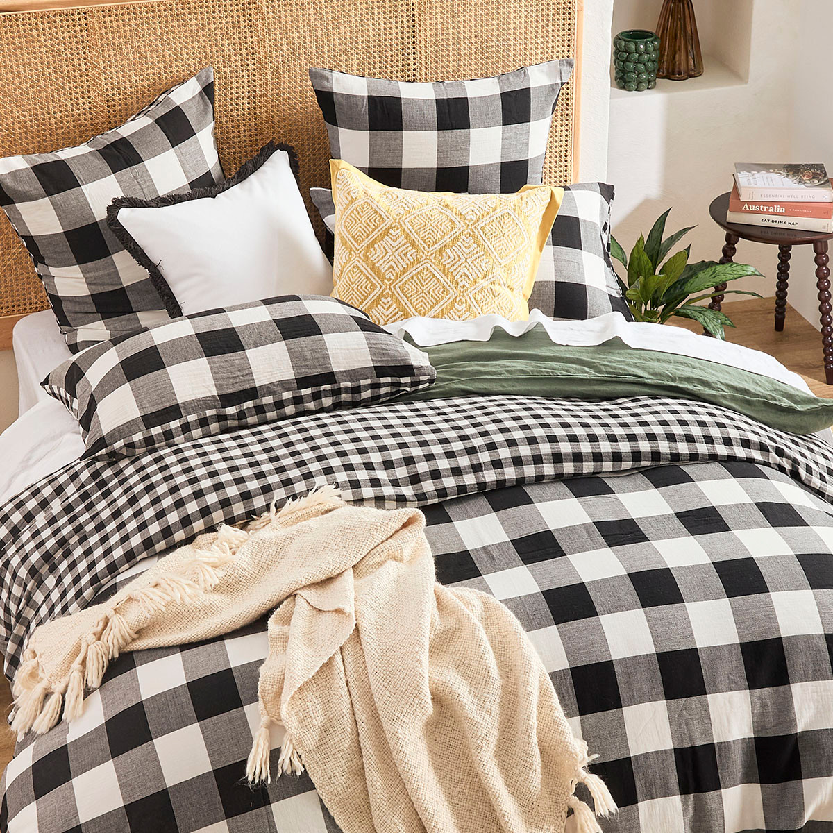 Della Black Check Quilt Cover Set - Pillow Talk