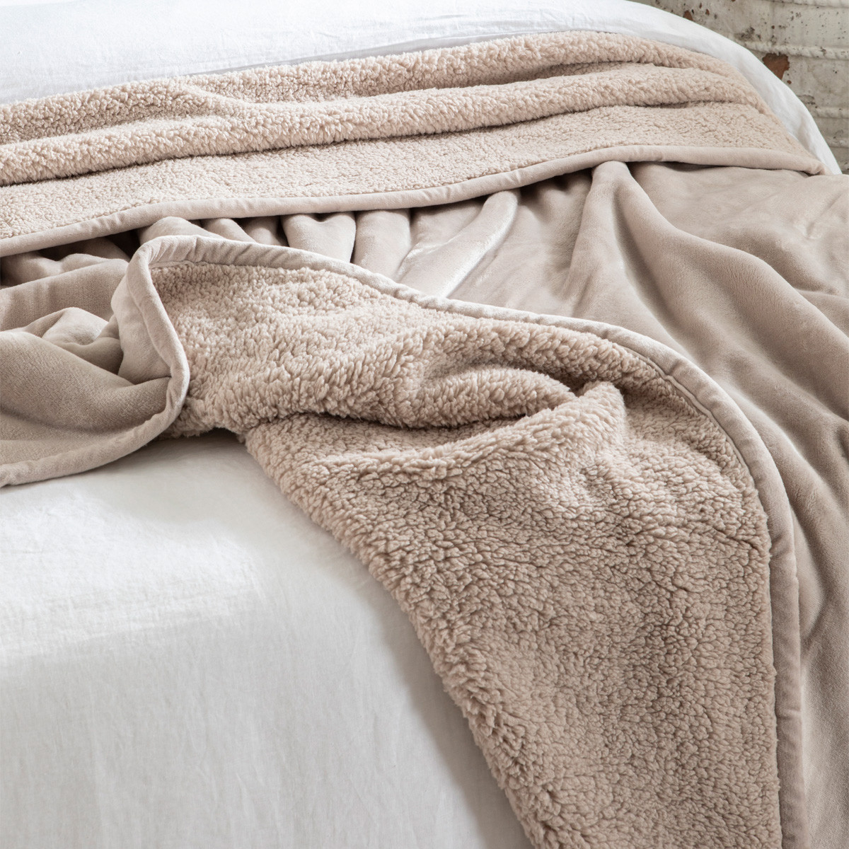 Marshmallow 510gsm Microfibre Blanket - Pillow Talk