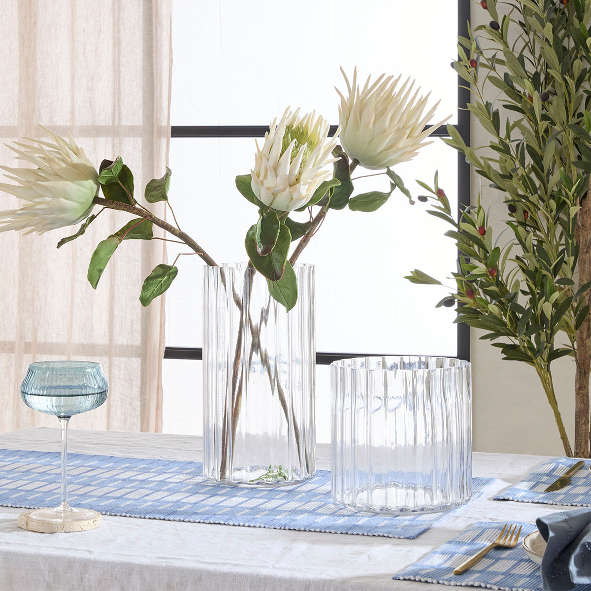 Lola Large Clear Glass Vase - Pillow Talk