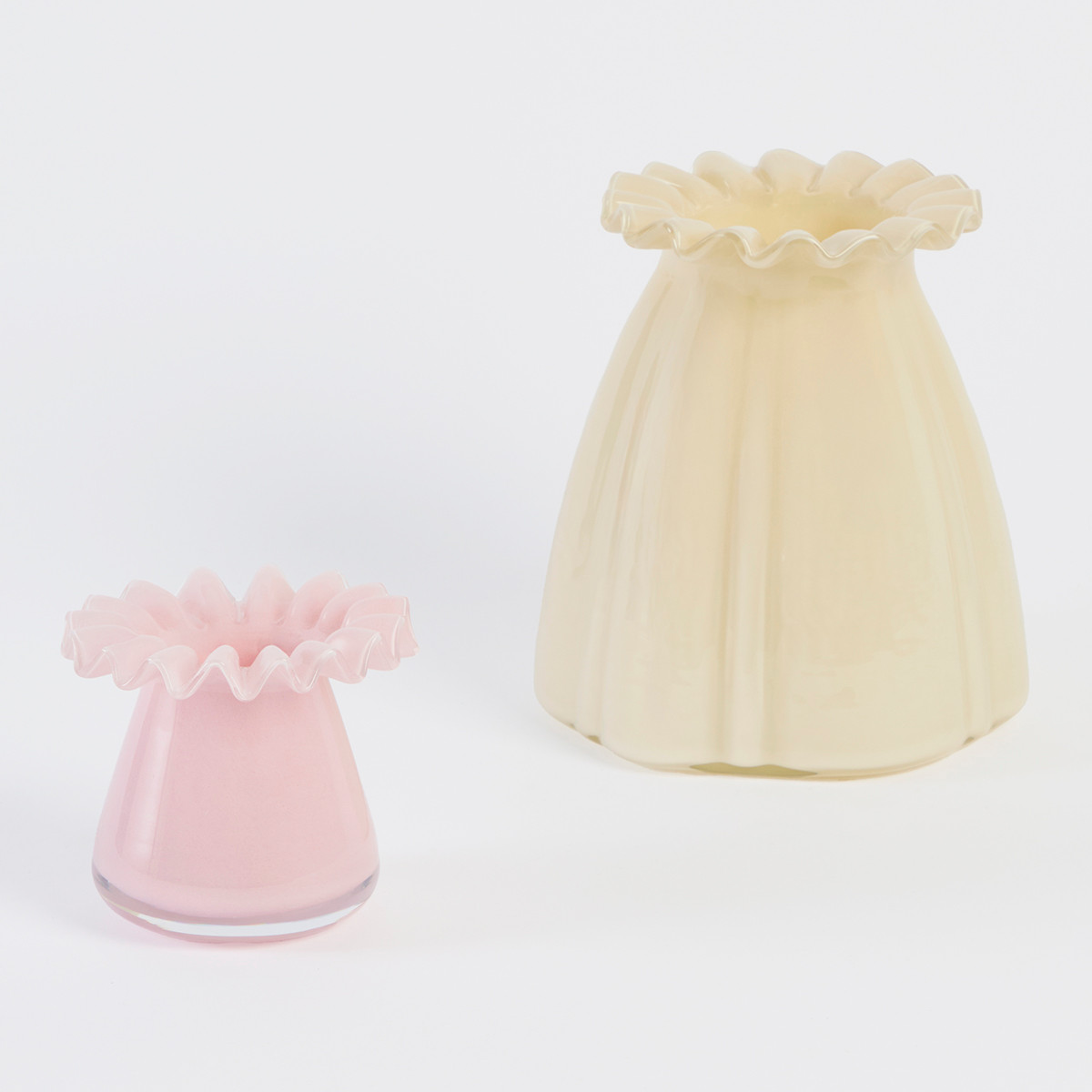Izzy Frill Vase - Pillow Talk