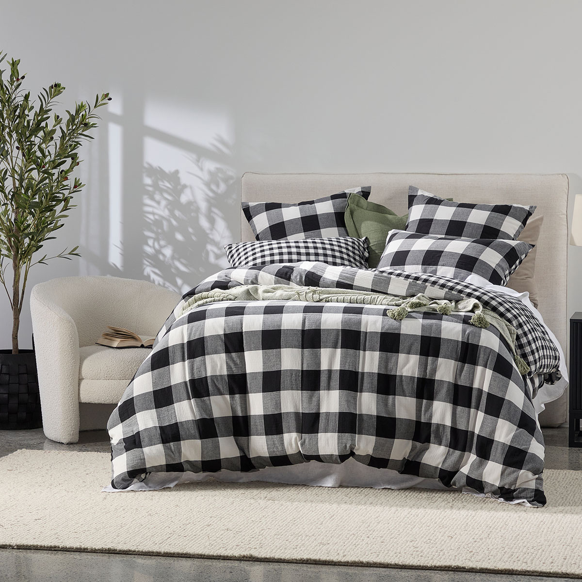 Della Black Check Quilt Cover Set - Pillow Talk