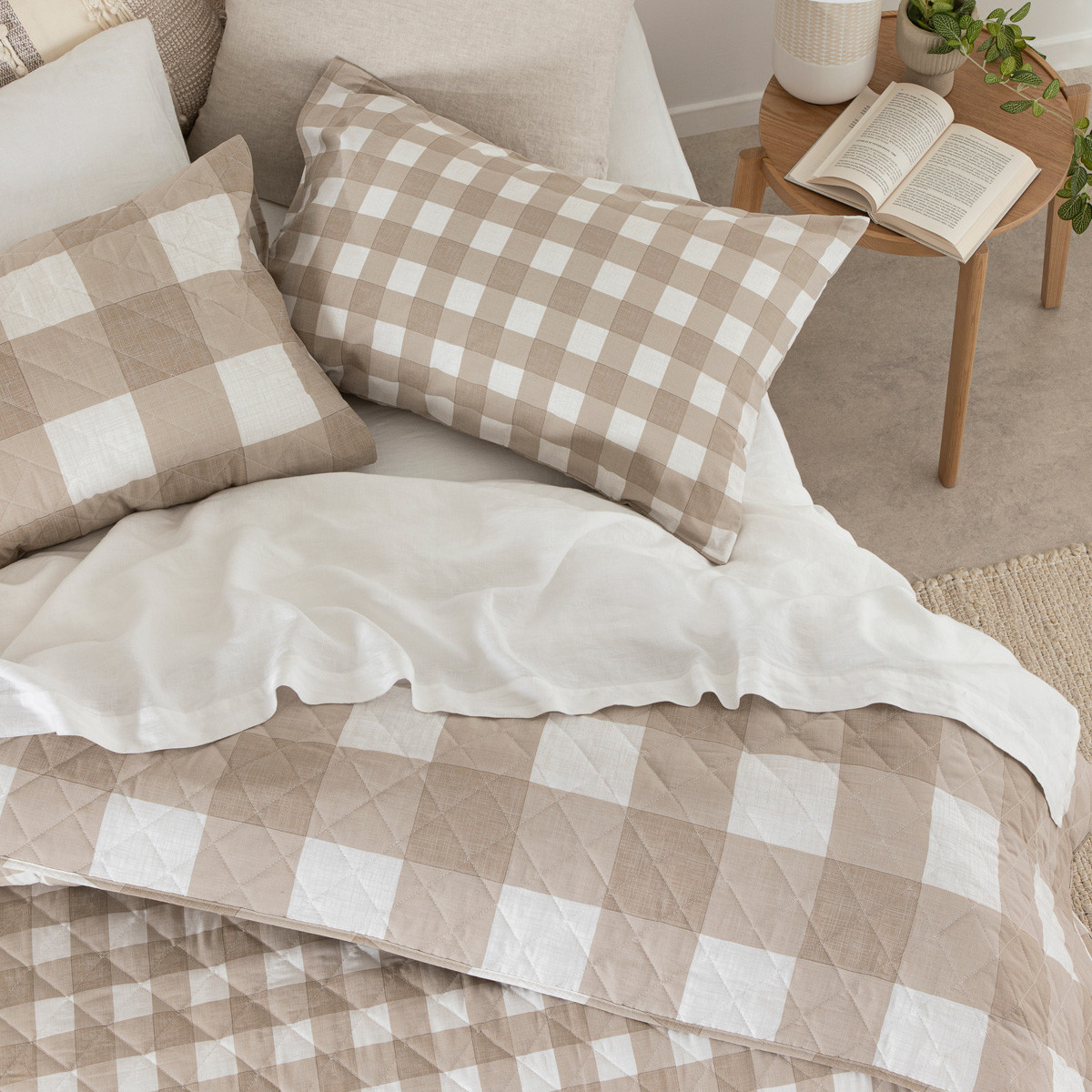 Hayden Reversible Coverlet Set - Pillow Talk