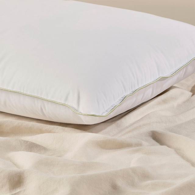 Hypoallergenic Microfibre Medium Pillow - Pillow Talk