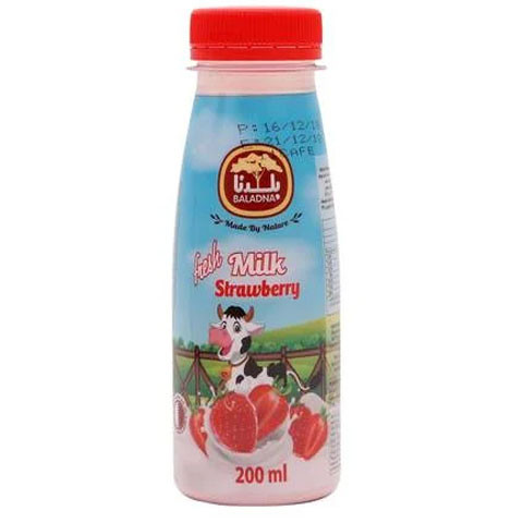 Baladna Long Life Strawberry Flavored Milk 200ml - Panda.qa