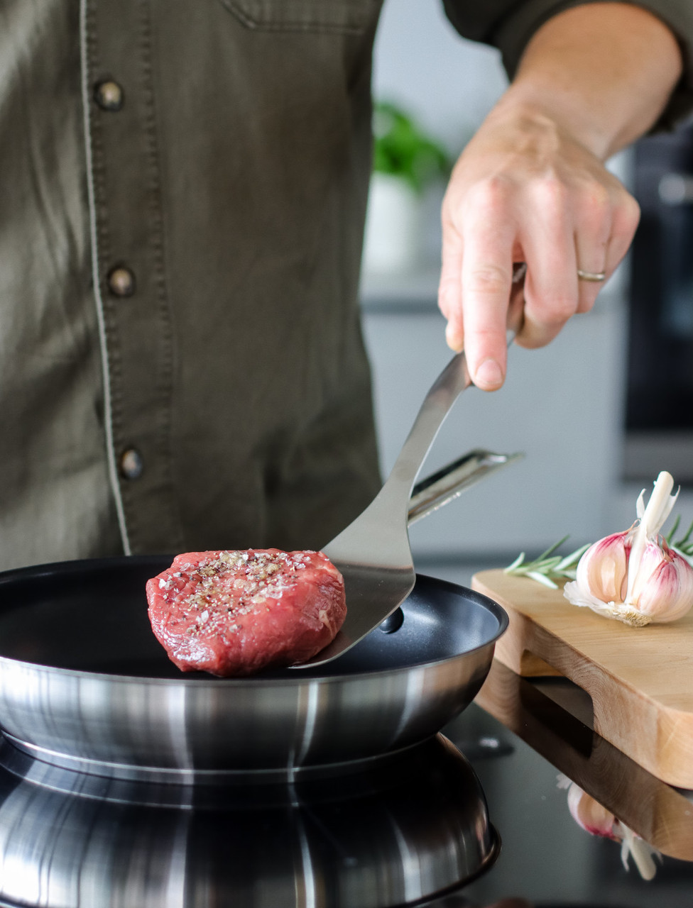 KitchenAid Premium Stainless Steel Food Turner - Lifetime Brands Europe