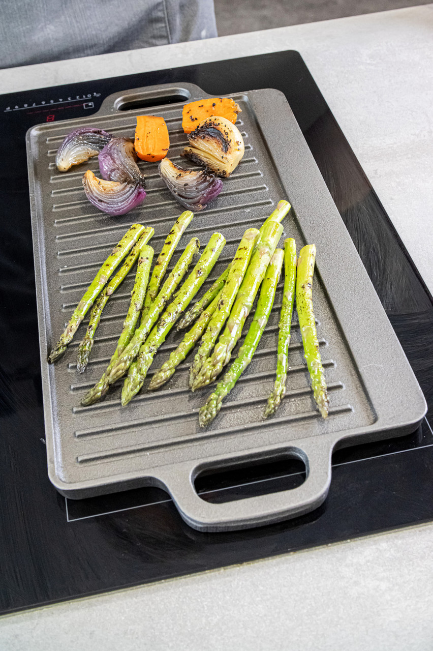 KitchenCraft Deluxe Cast Iron Griddle 45cm x 23cm - Lifetime Brands Europe