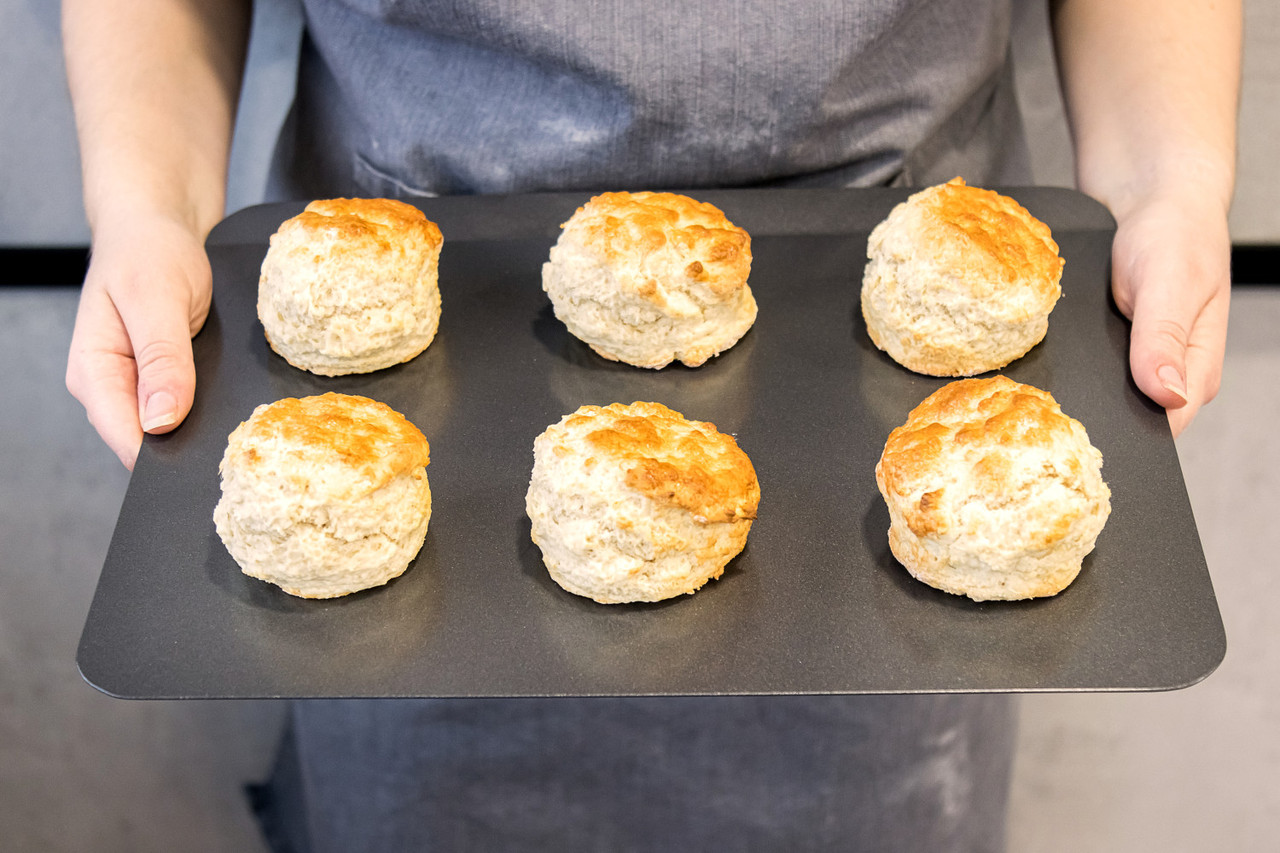 MasterClass Non-Stick Double Layered Baking Sheet, 35cm x 28cm ...