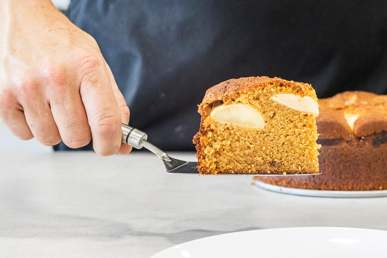 KitchenCraft Oval Handled Professional Stainless Steel Cake Server ...