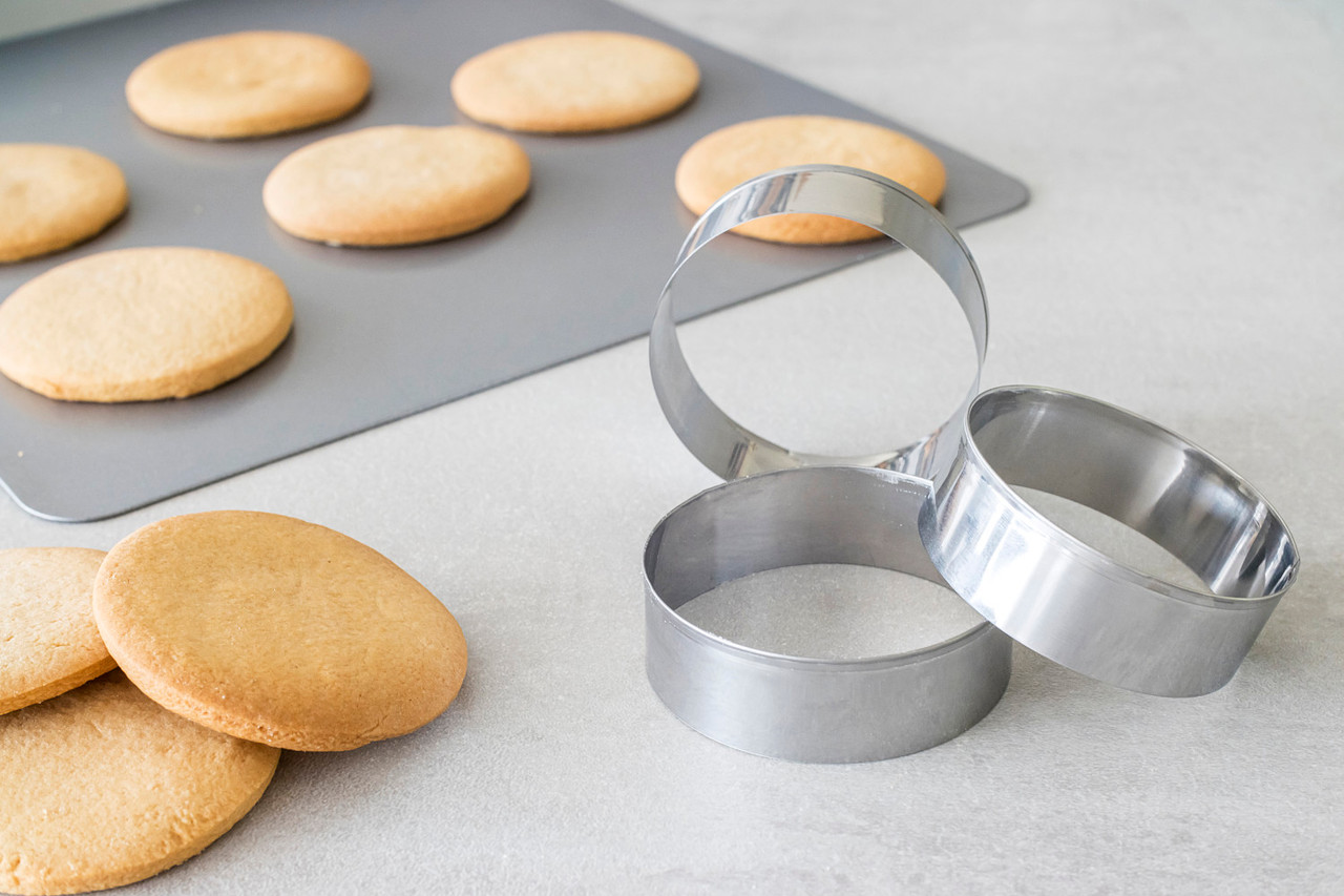 KitchenCraft 7.5cm Round Metal Cookie Cutter - Lifetime Brands Europe