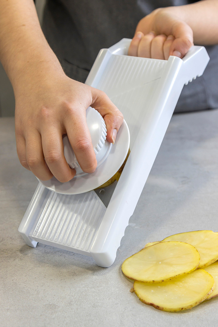 KitchenCraft 7 in 1 Mandoline and Grater Set - Lifetime Brands Europe