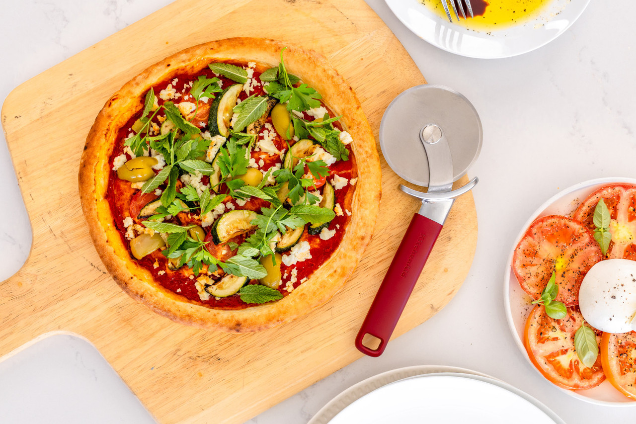 KitchenAid Pizza Wheel, Empire Red, 23.5cm - Lifetime Brands Europe