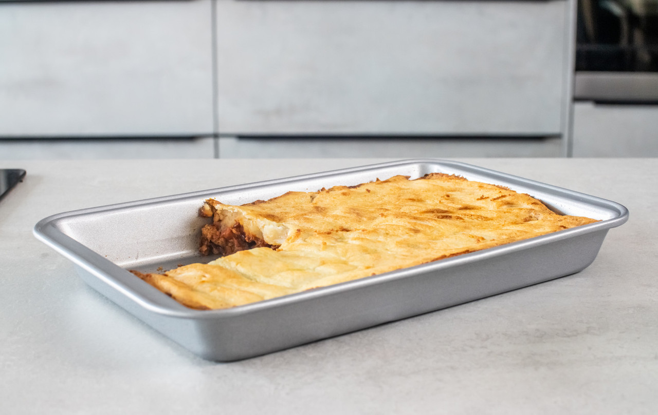 Kitchencraft Non Stick Baking Pan 315cm X 20cm Lifetime Brands Europe