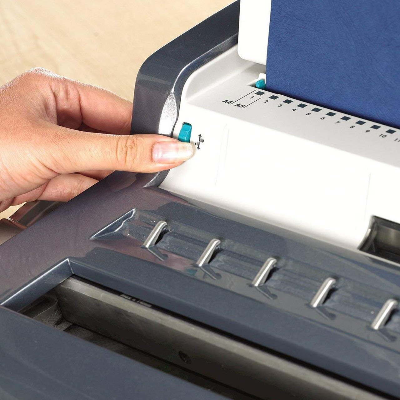 Fellowes 15 Sheet Punch Wire Binding Machine - Postroom-online Ltd.