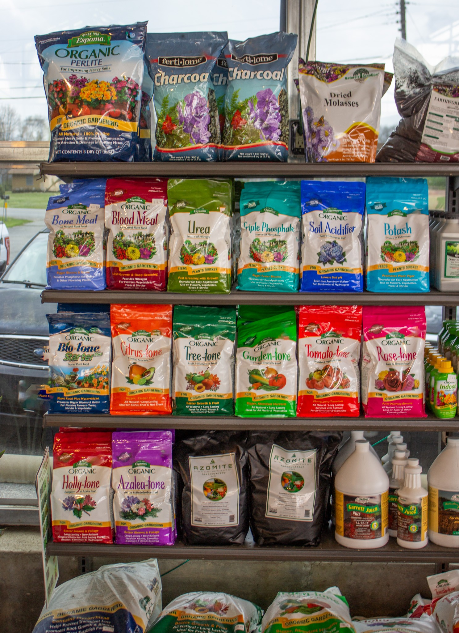 Organic Fertilizer Options - Twin Oaks Nursery & Supply