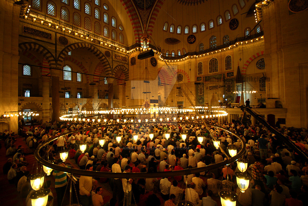 What is Eid? A Simple Guide to Eid al-Fitr and Eid al-Adha - Madinah Media