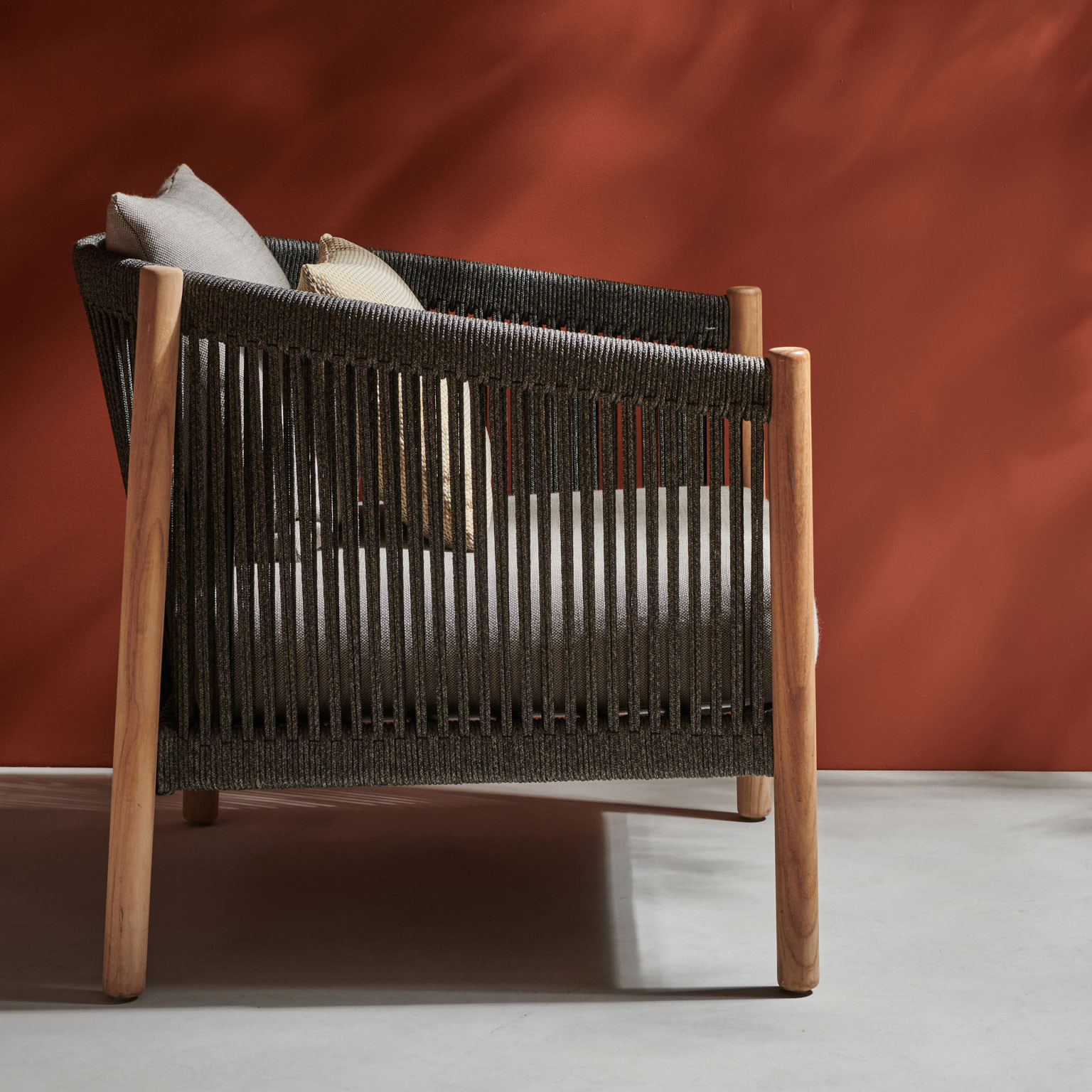 Lento Lounge Chair - Designerie