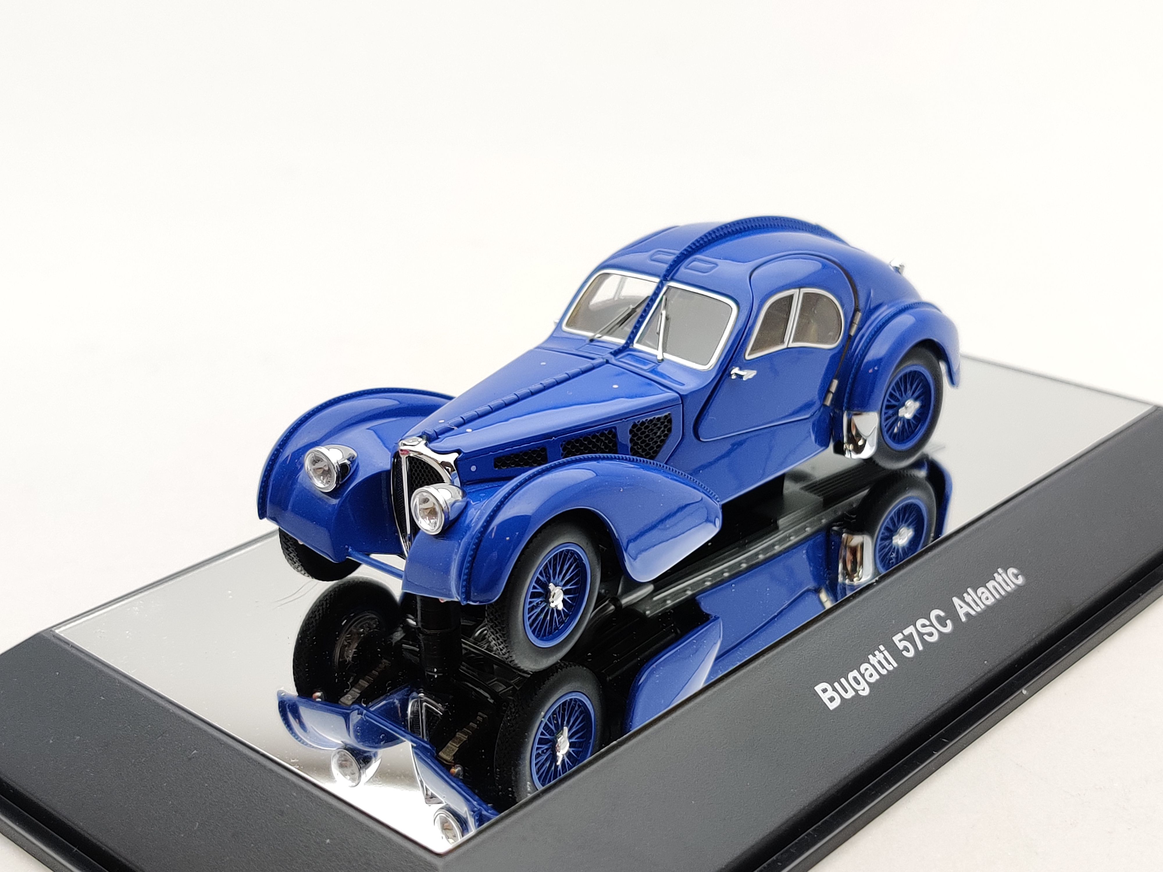 Now stock, 10 1/43 models of various types and 3 1/32 slot cars ...
